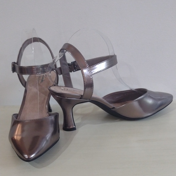 Clarks | Shoes | Clarks Silver Leather Heels Size 2 | Poshmark